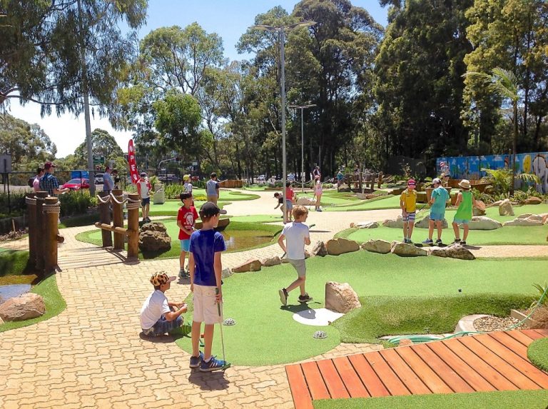 The best places to play Putt Putt Golf Sydney - Family Travel